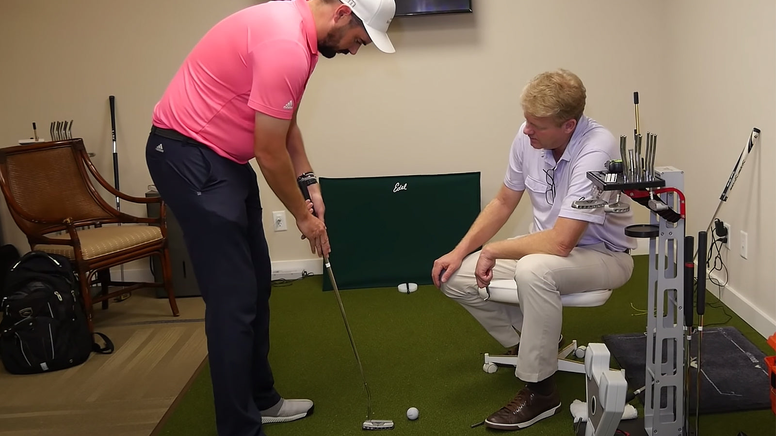 How Helpful is the Arm Lock Putting Style? – Edel Golf